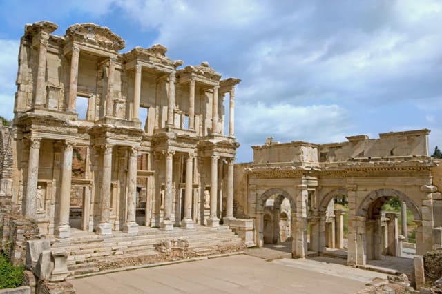 Top 10 Magnificent Ancient Roman Architectures